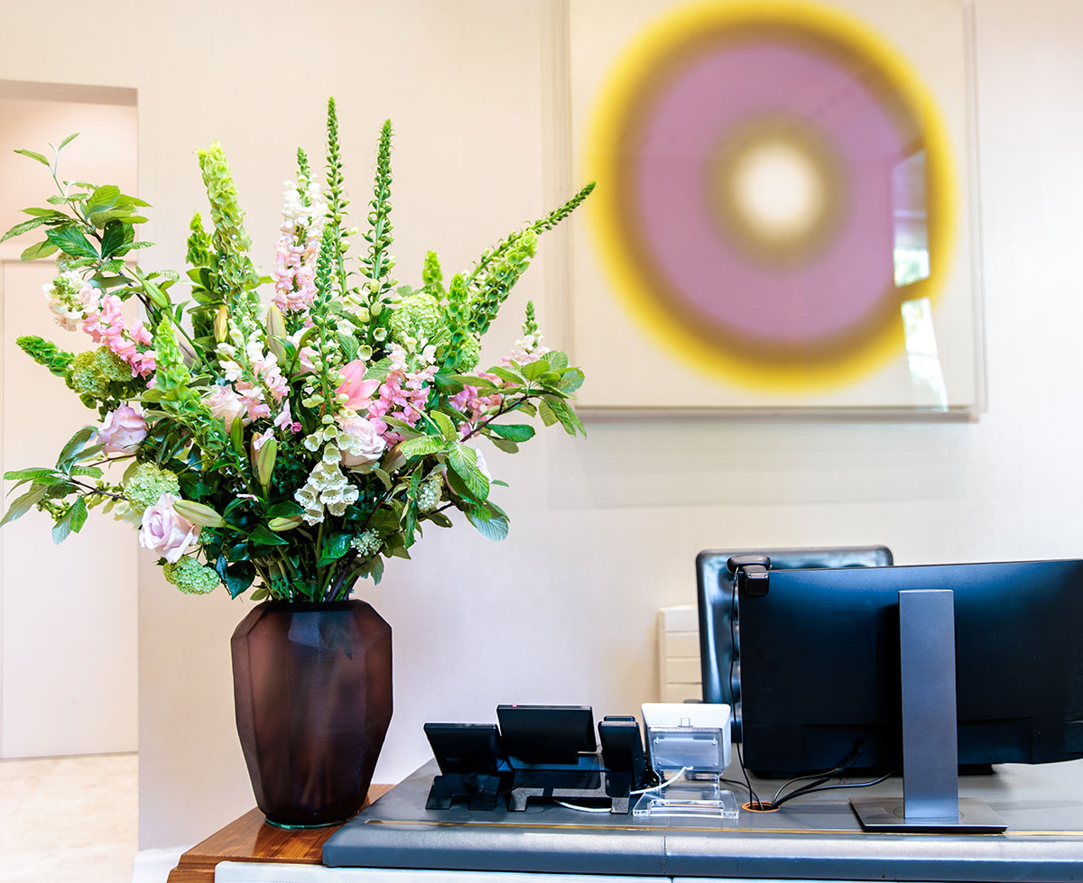 Office Flowers Next Flowers In Vase/home Office Dinning Table Floral